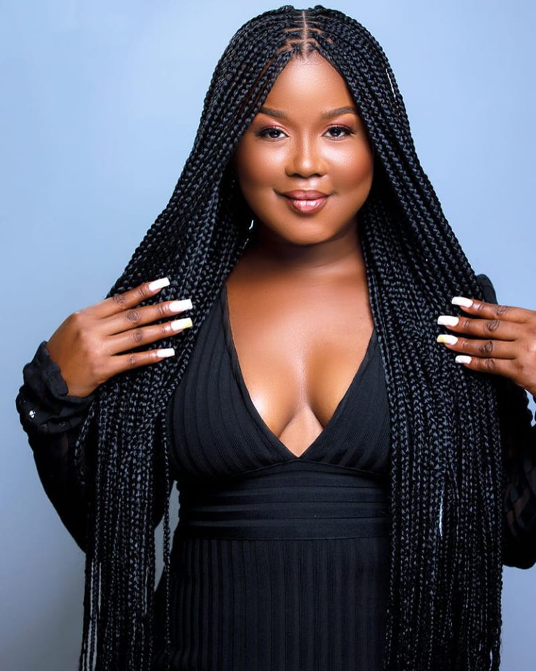 Lightweight Knotless Braids Ideas: Styles, Tutorials, Care - Curly Craze